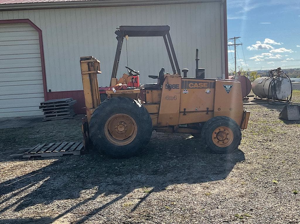 Tractor Zoom - Case 586E