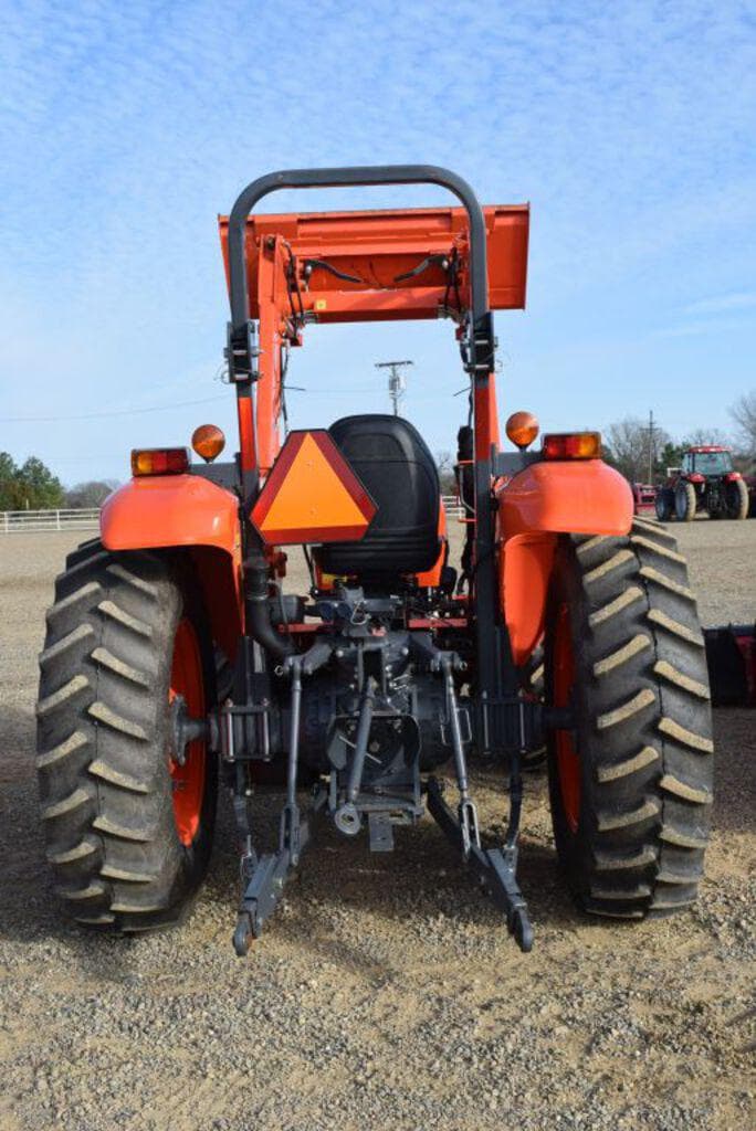 Tractor Zoom - Kubota M5660SU