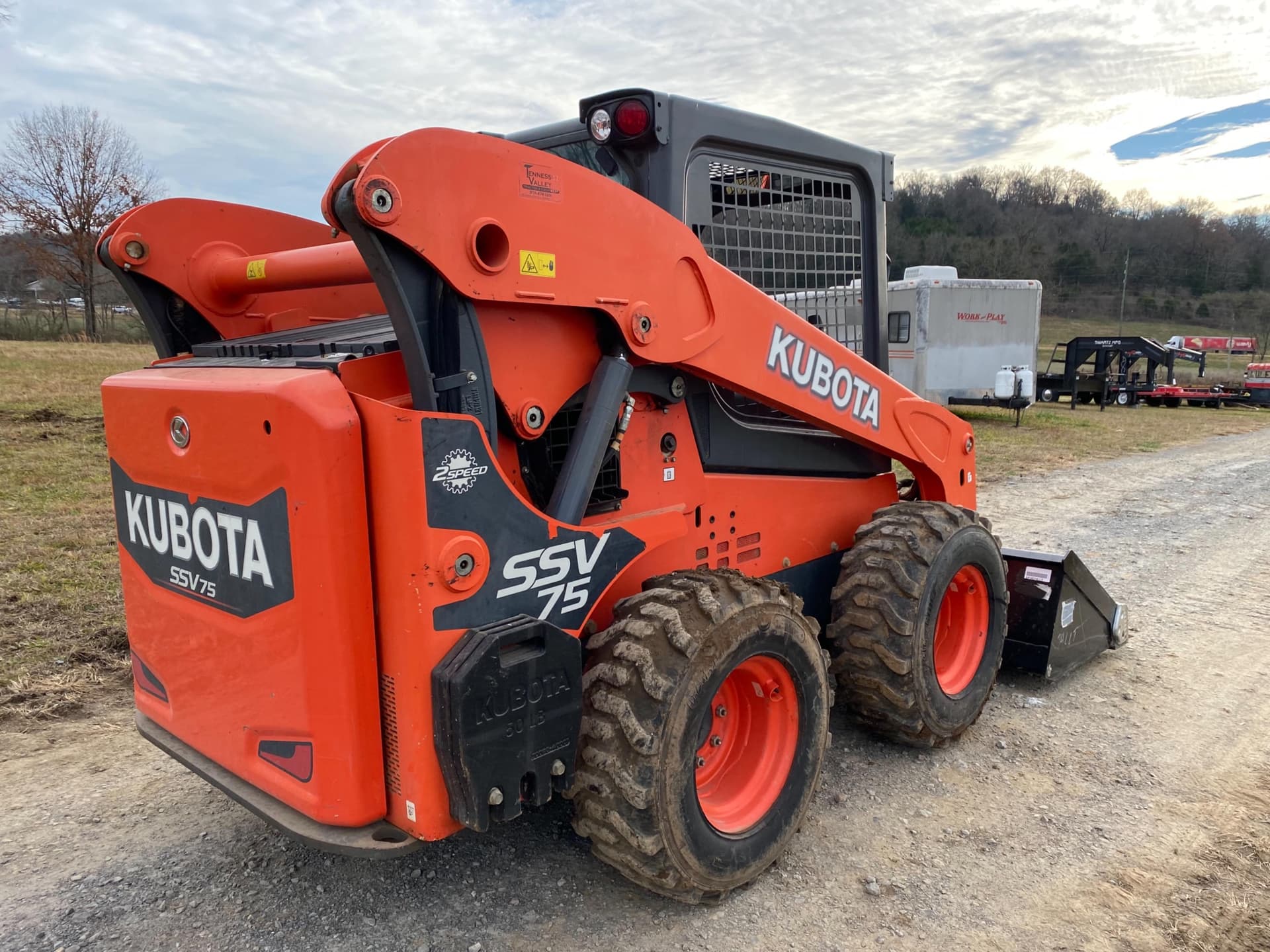 Tractor Zoom - 2016 Kubota SSV75