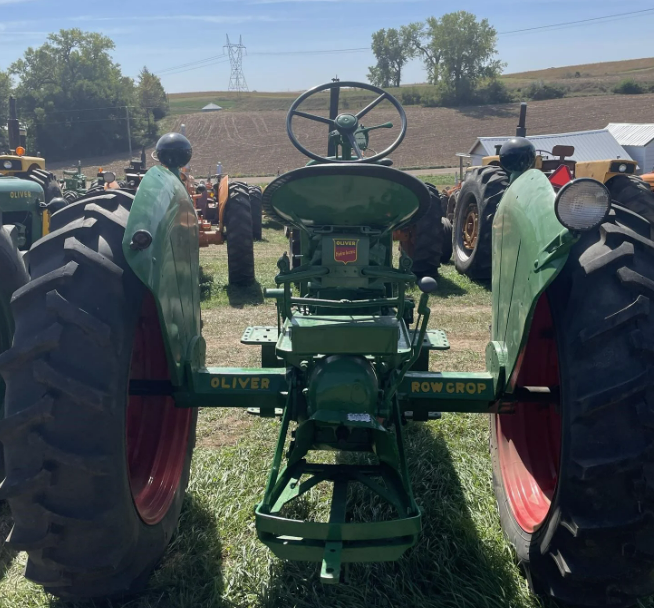 Tractor Zoom - Oliver 77