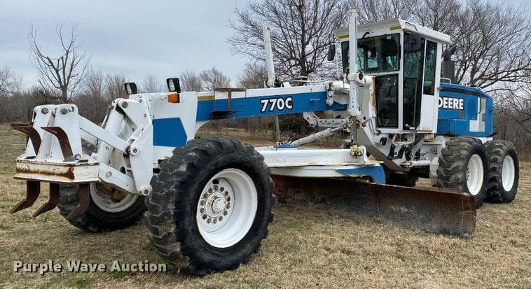 Tractor Zoom - 2000 John Deere 770C