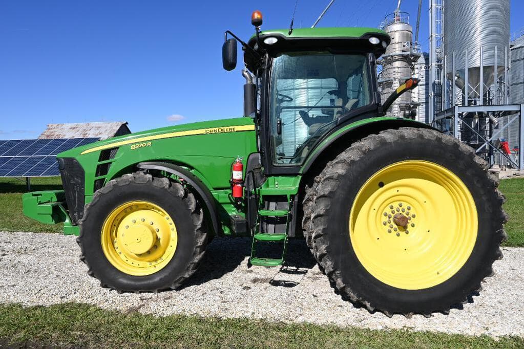 Tractor Zoom - 2010 John Deere 8270R