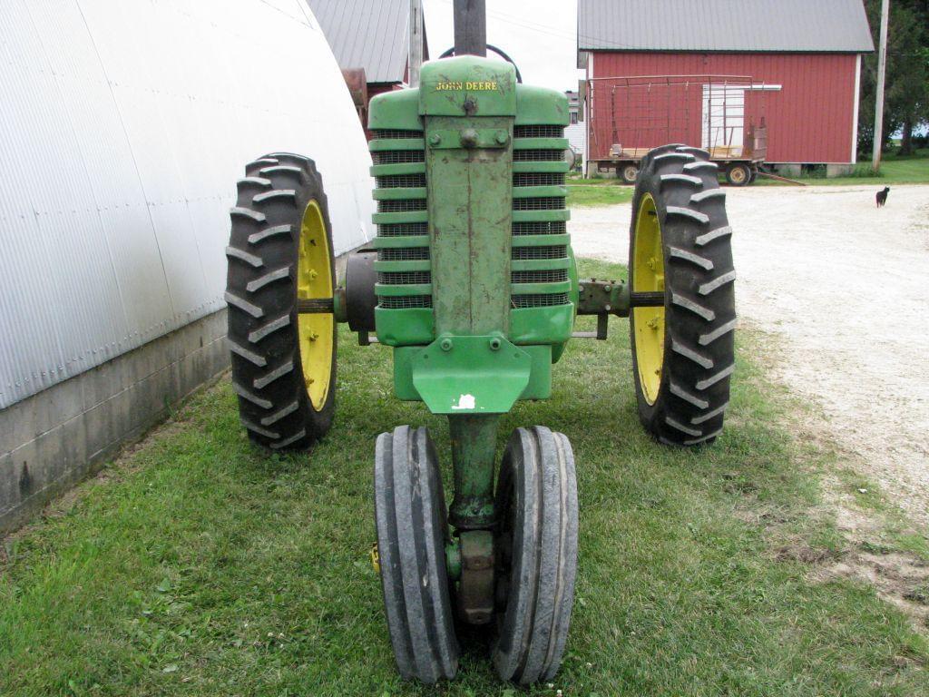 Tractor Zoom - John Deere A