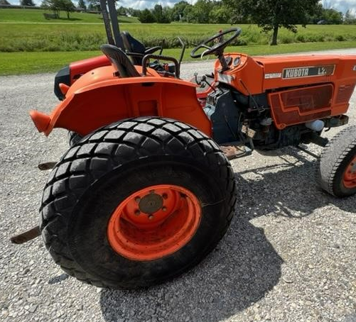 Tractor Zoom - Kubota L235