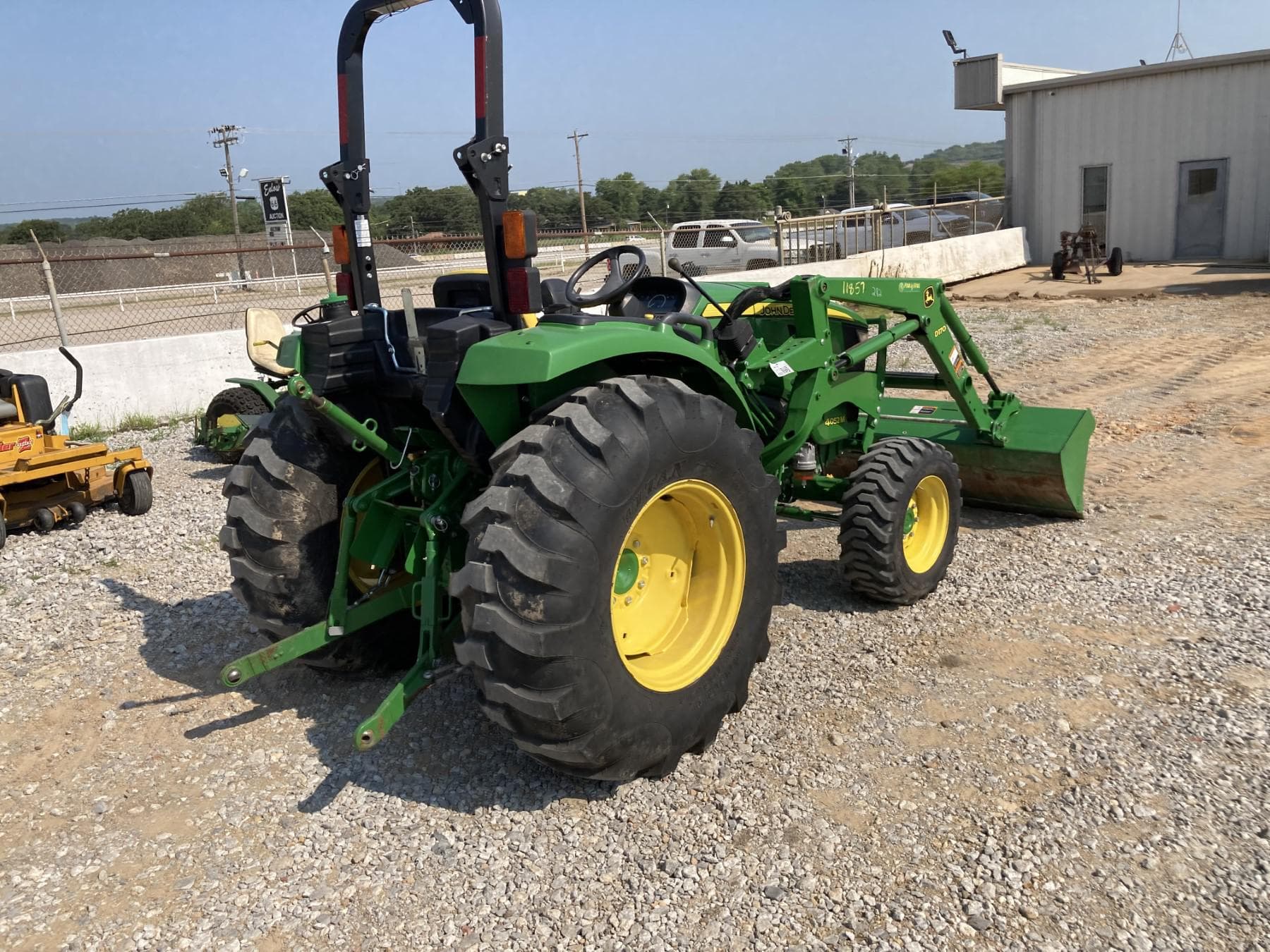 Tractor Zoom - John Deere 4052M