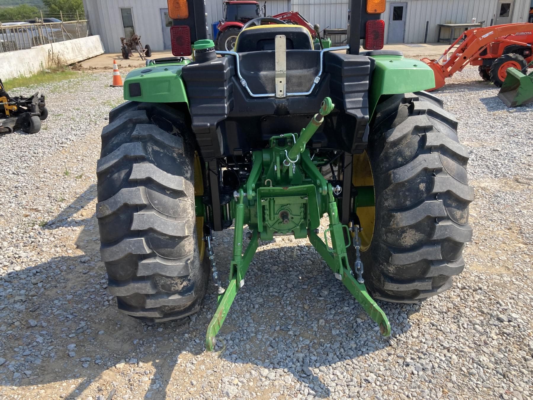 Tractor Zoom - John Deere 4052M