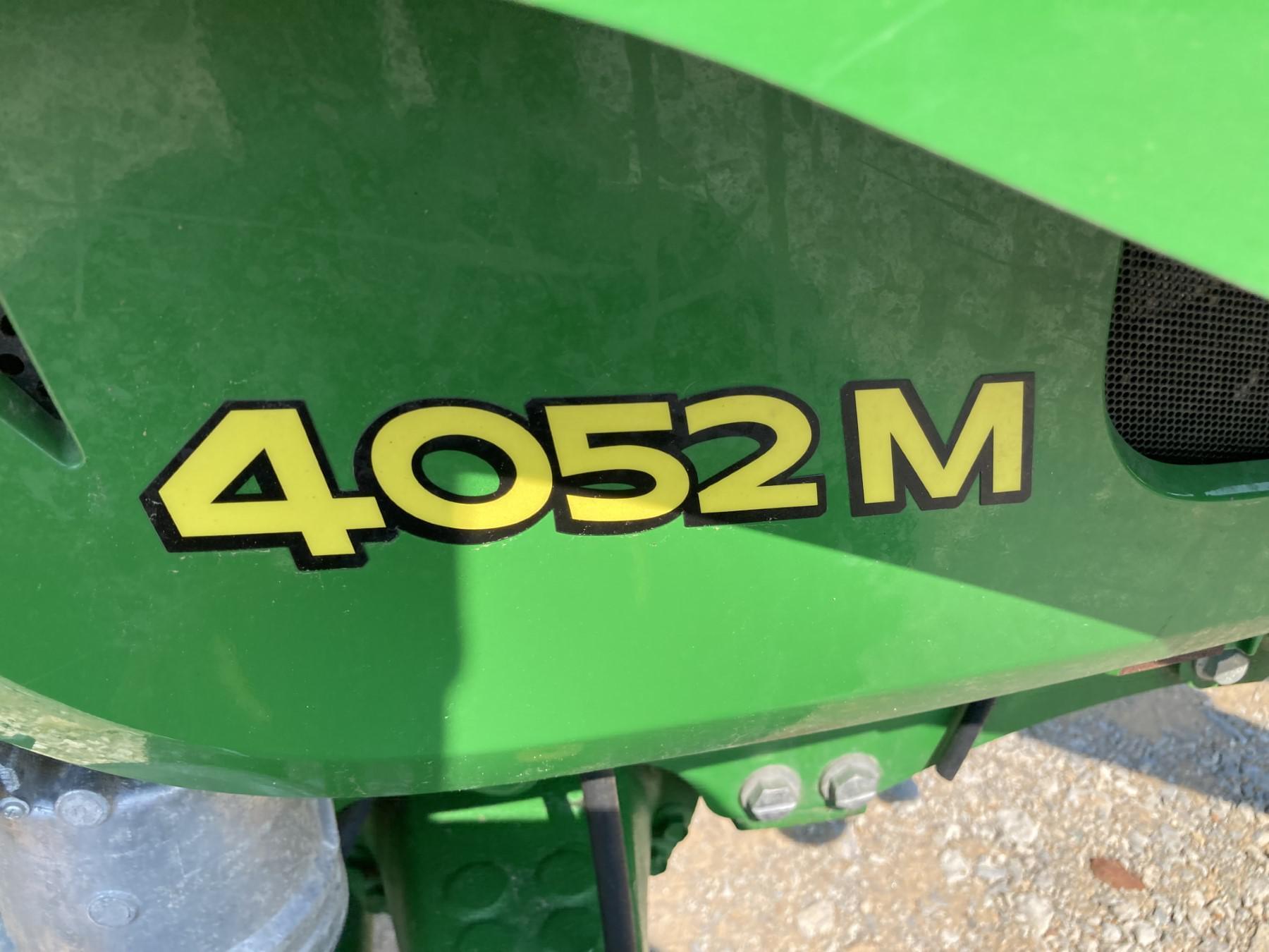 Tractor Zoom - John Deere 4052M