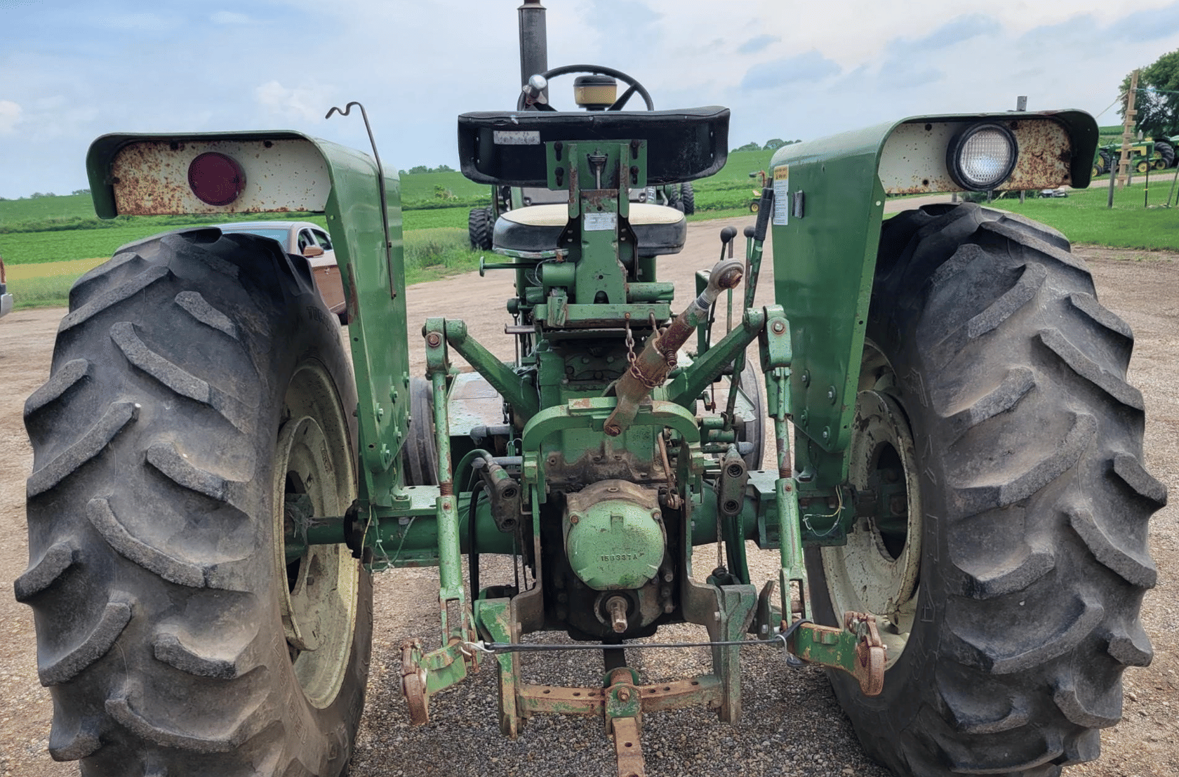 Tractor Zoom - 1974 Oliver 1655