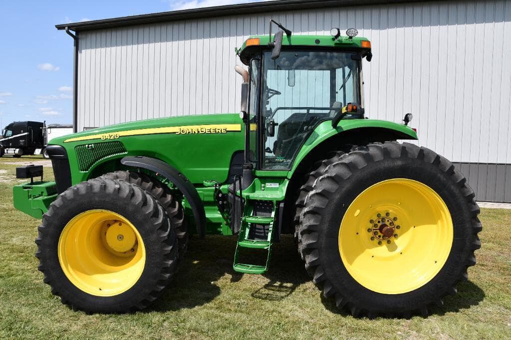 Tractor Zoom - 2003 John Deere 8420