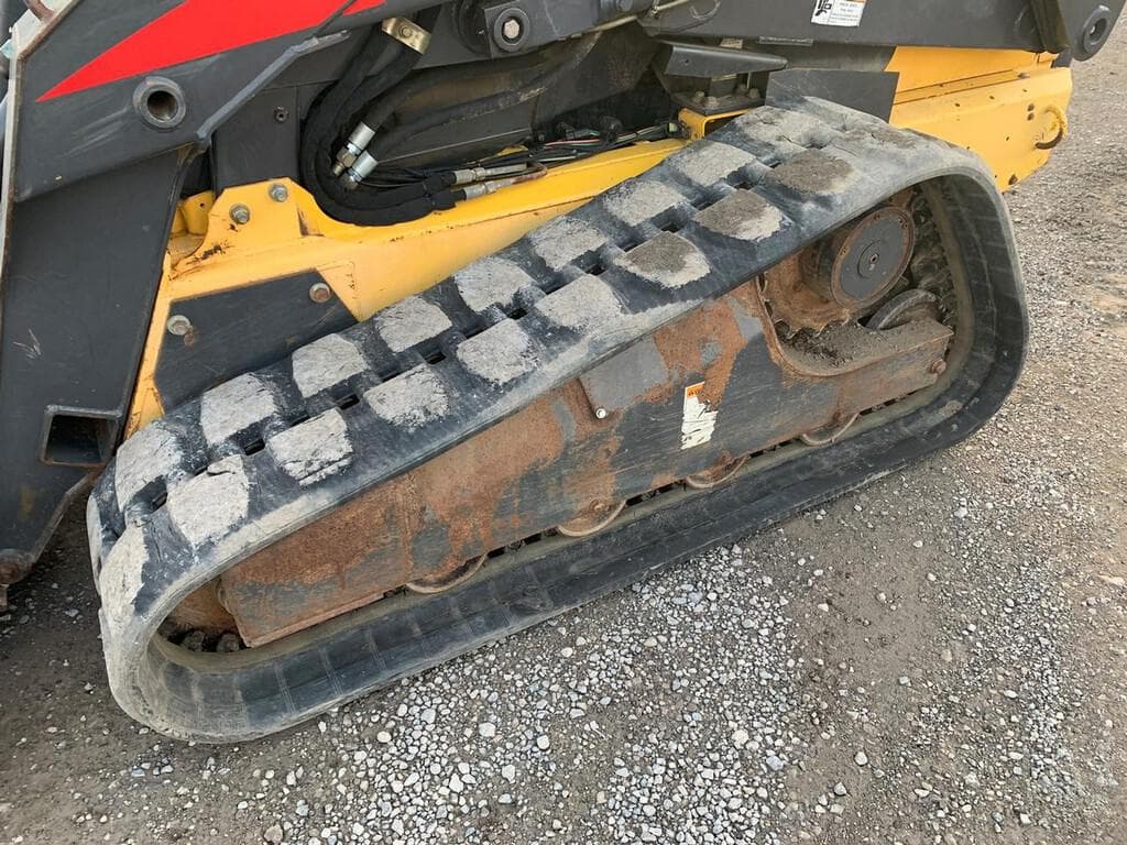 Tractor Zoom - 2005 New Holland LT190.B