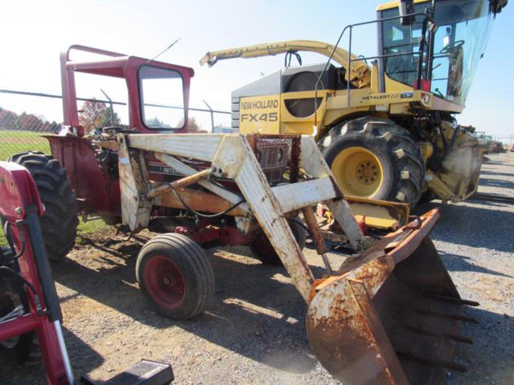 Tractor Zoom - International Harvester 385