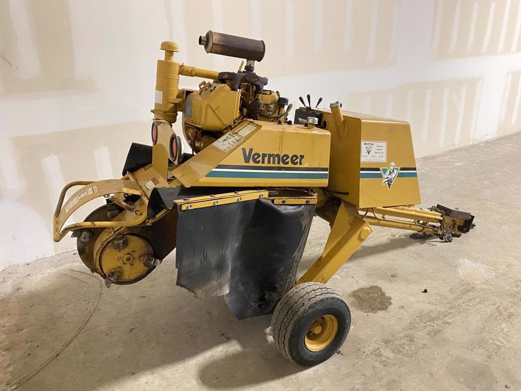 Tractor Zoom - 1996 Vermeer 630B