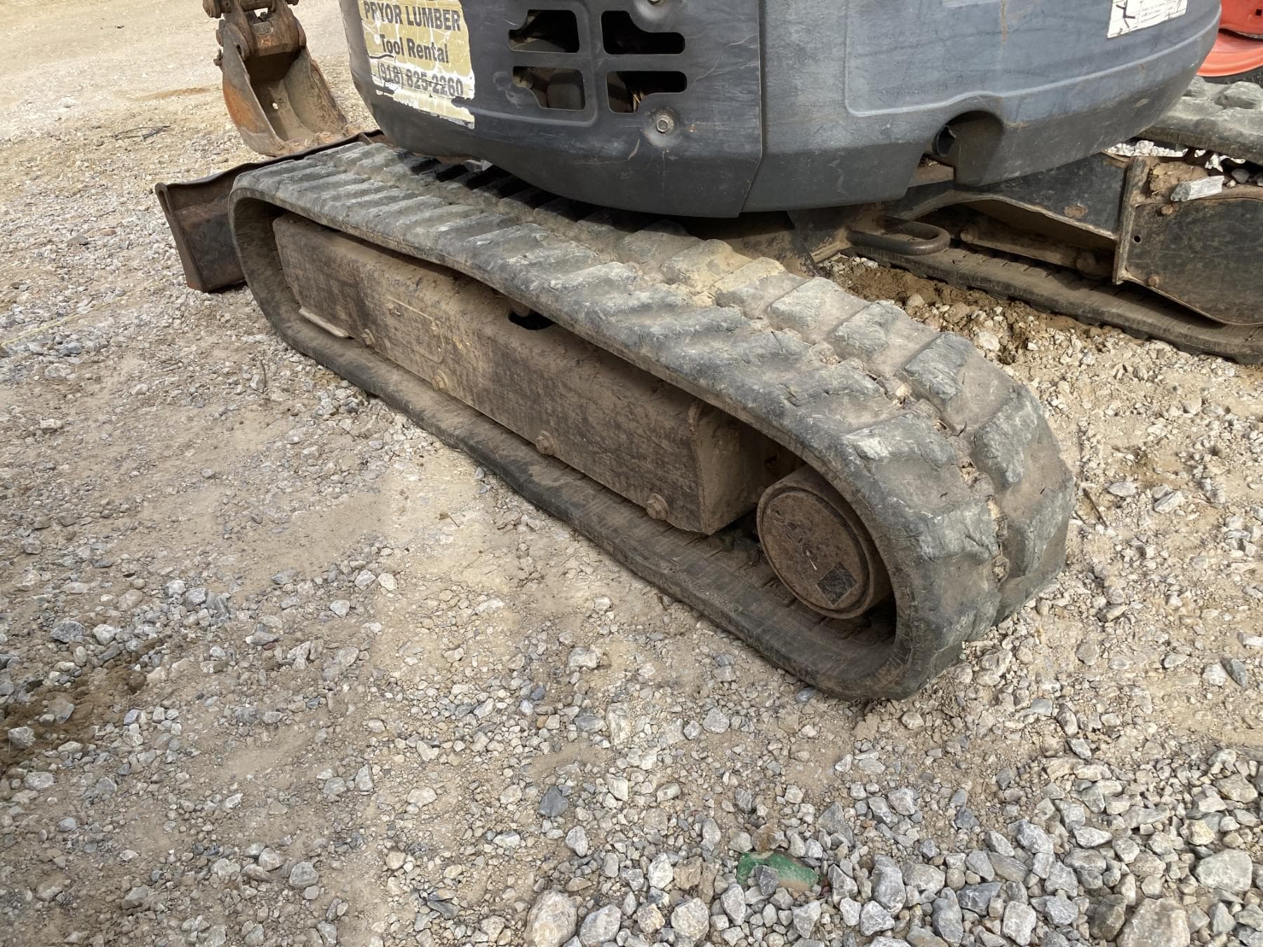 Tractor Zoom - Bobcat E26