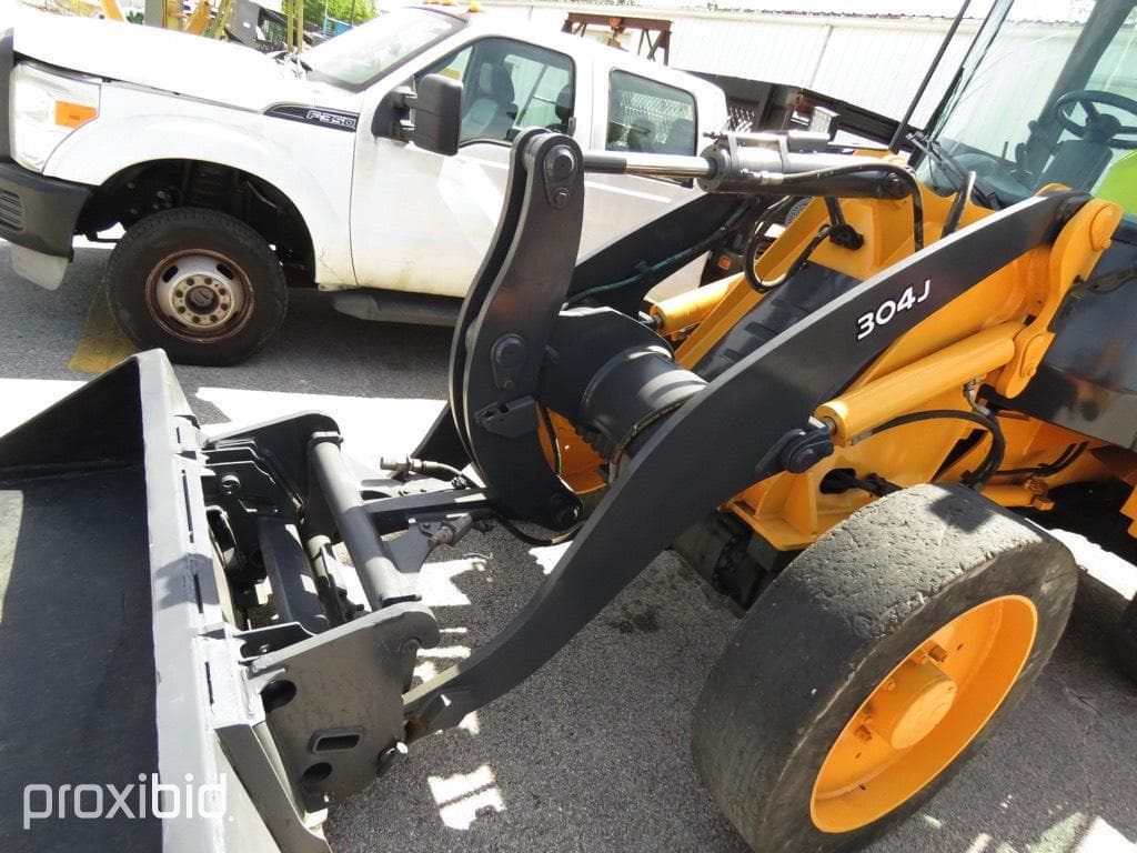 Tractor Zoom - John Deere 304J