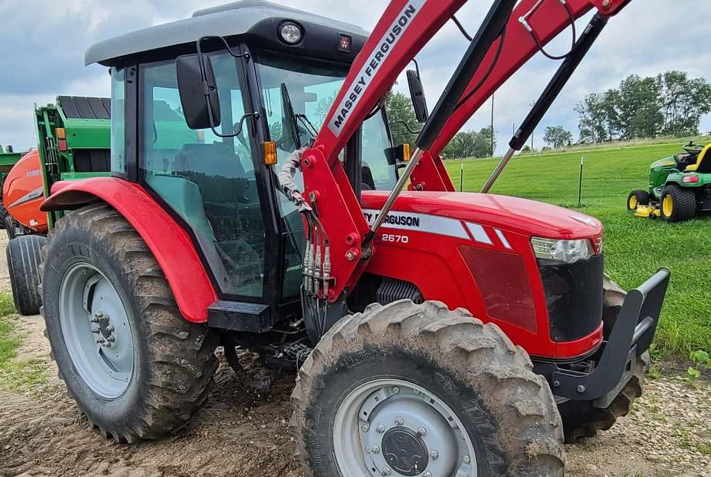 Tractor Zoom - Massey Ferguson 2670 HD
