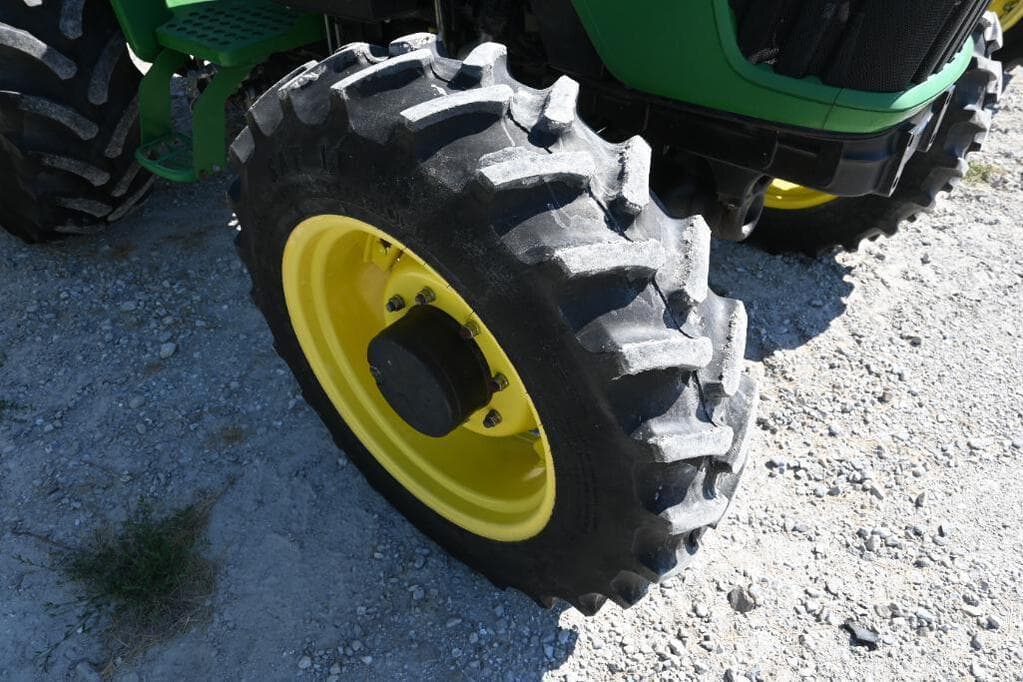 Tractor Zoom - 2007 John Deere 5525