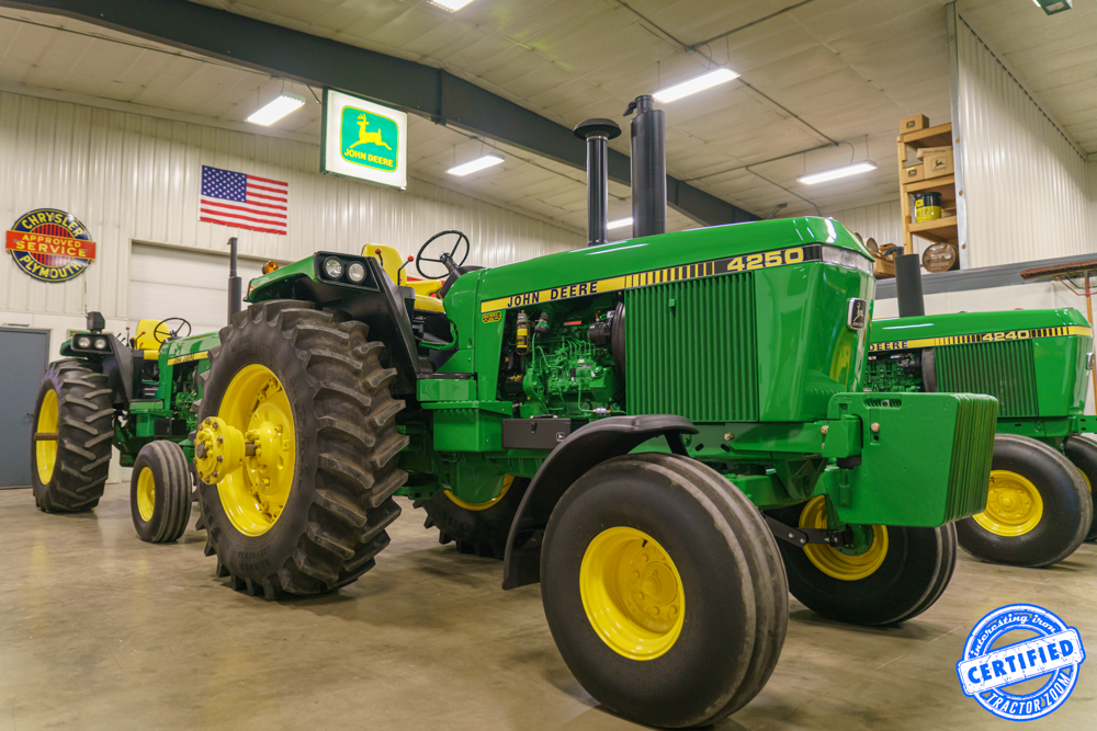Tractor Zoom - 1983 John Deere 4250
