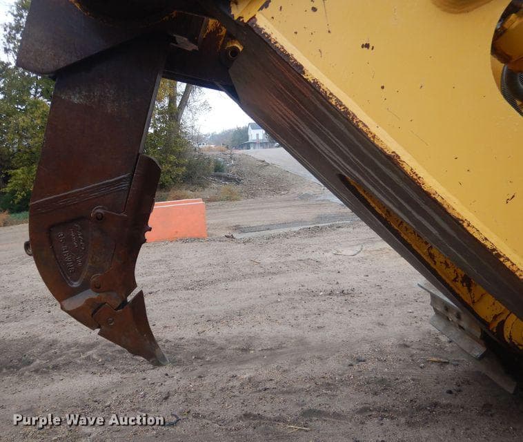 Tractor Zoom - 2009 John Deere 1050J