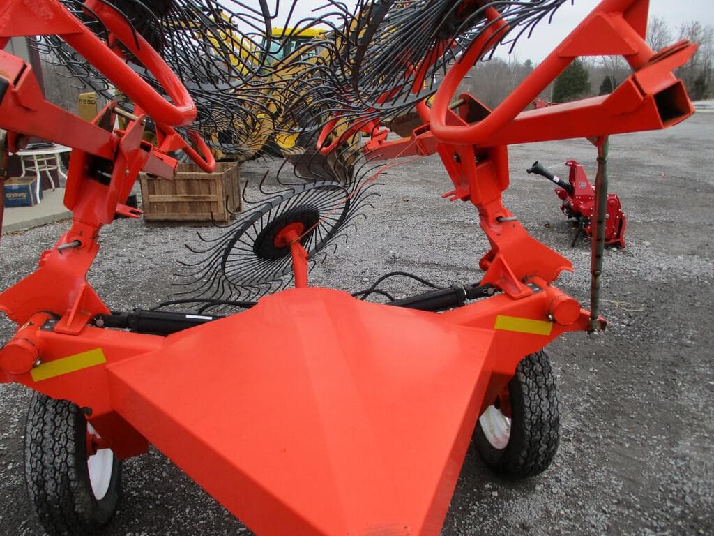 Tractor Zoom - Kuhn SR110