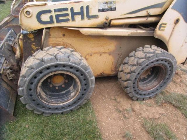 Tractor Zoom - 2006 Gehl 6640