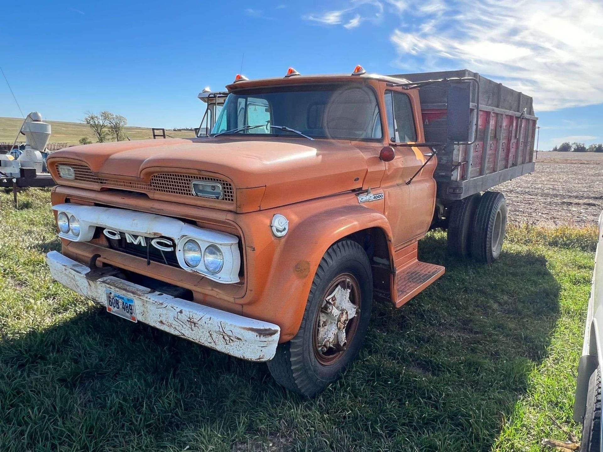Tractor Zoom - 1960 GMC 4000
