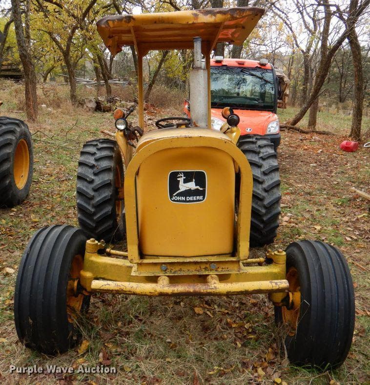 Tractor Zoom - John Deere 301A