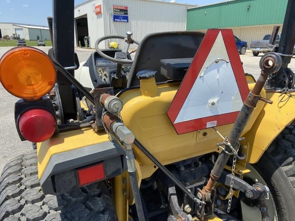 Tractor Zoom - 1996 Cub Cadet 7275