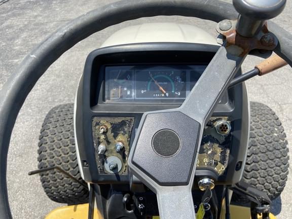 Tractor Zoom - 1996 Cub Cadet 7275