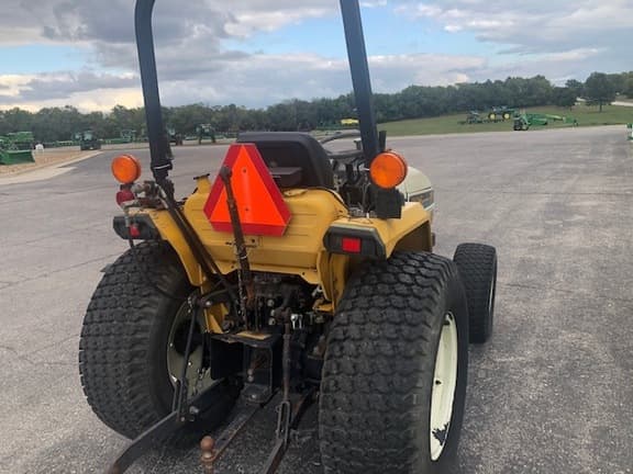 Tractor Zoom - 1996 Cub Cadet 7275