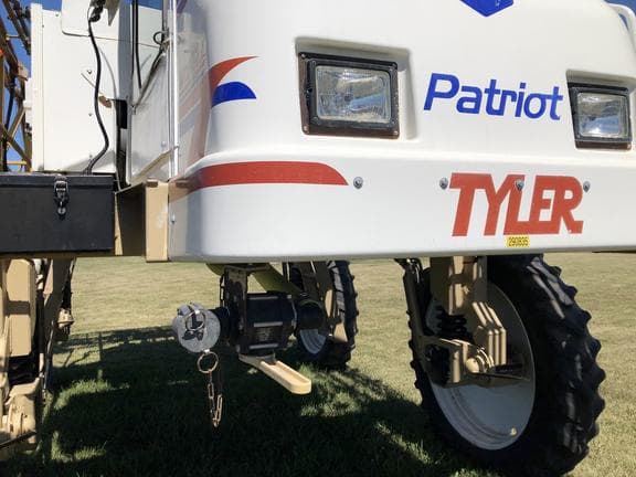 Tractor Zoom - 1998 Tyler Patriot
