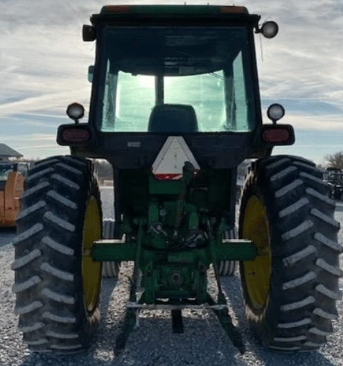 Tractor Zoom - John Deere 4240