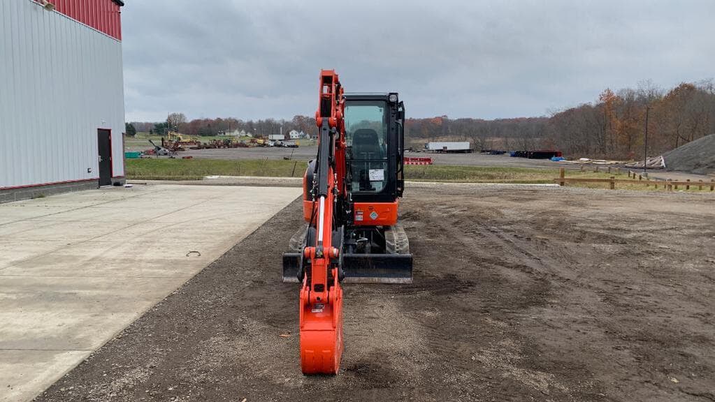 Tractor Zoom - 2021 Kubota KX033-4