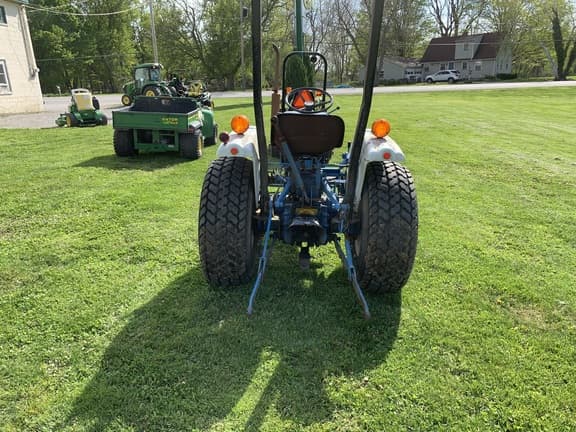 Tractor Zoom - 1985 Ford 1310