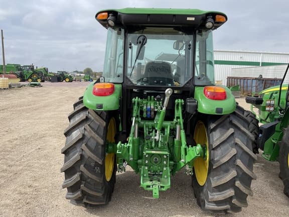 Tractor Zoom - 2021 John Deere 5090M