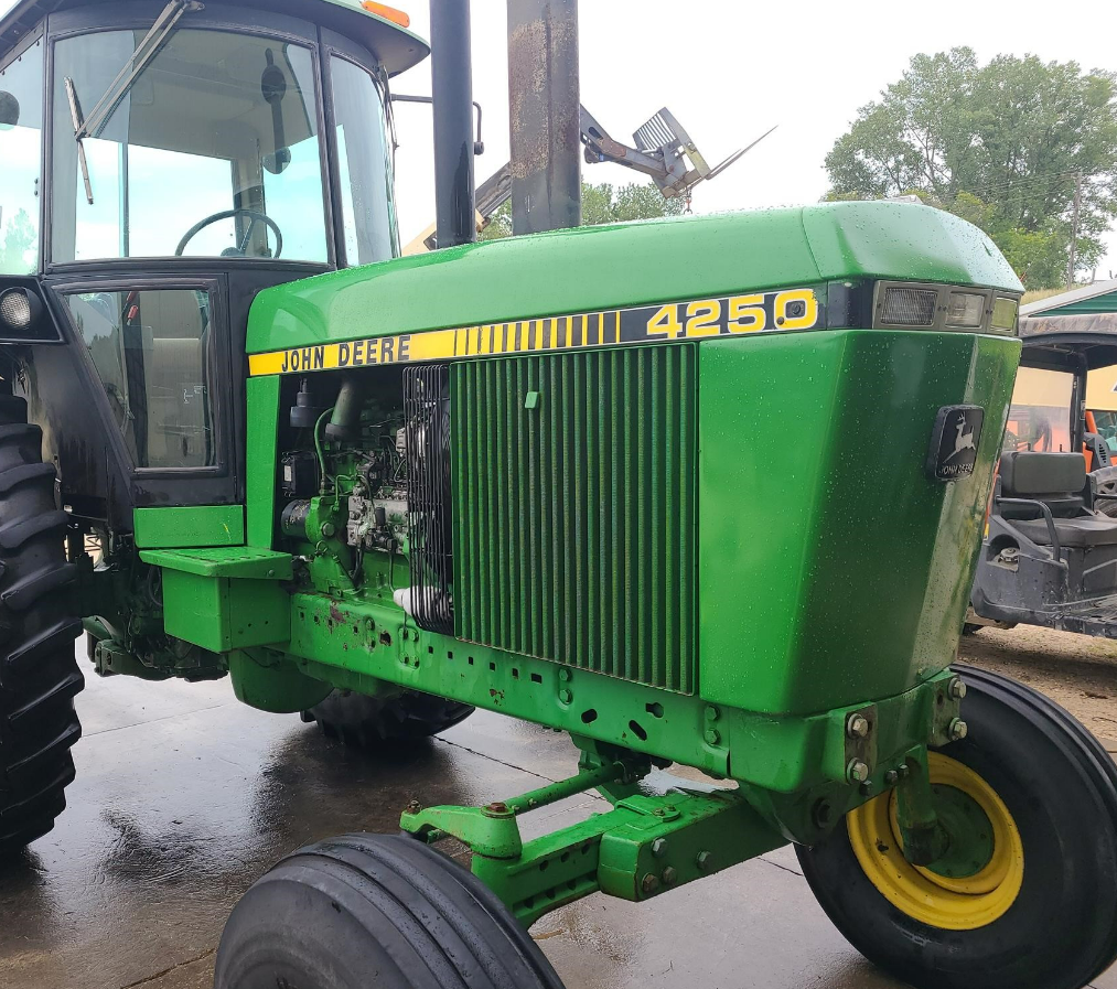 Tractor Zoom - John Deere 4250