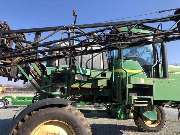 Tractor Zoom - 1997 John Deere 4700