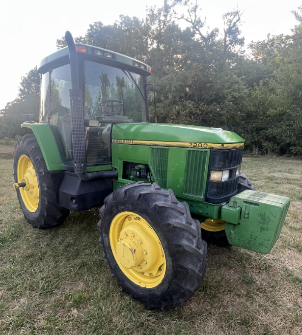 Tractor Zoom - 1995 John Deere 7200