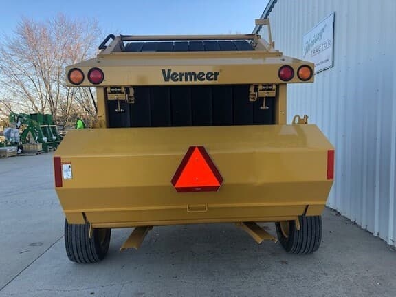 Tractor Zoom - 2009 Vermeer 505M