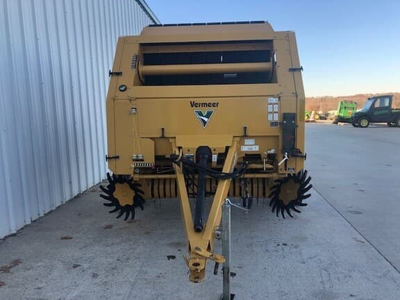Tractor Zoom - 2009 Vermeer 505M