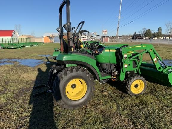 Tractor Zoom - 2023 John Deere 2032R