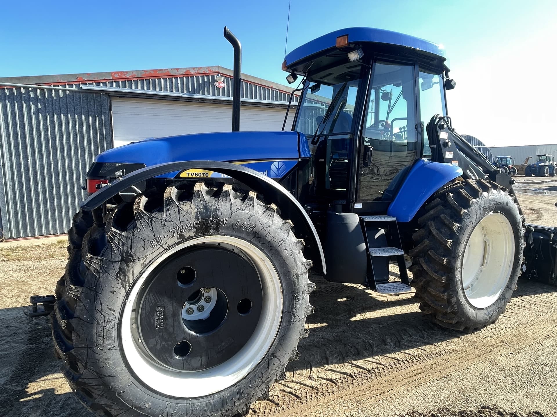 Tractor Zoom - 2014 New Holland TV6070