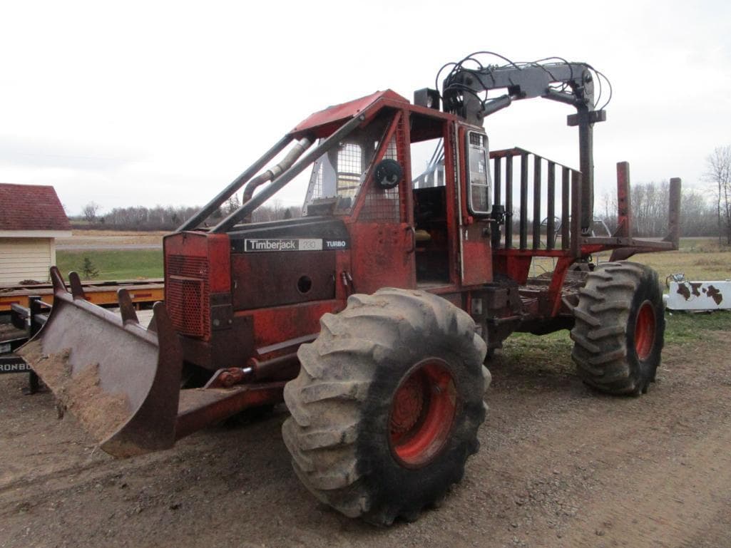 Tractor Zoom - Timberjack 230