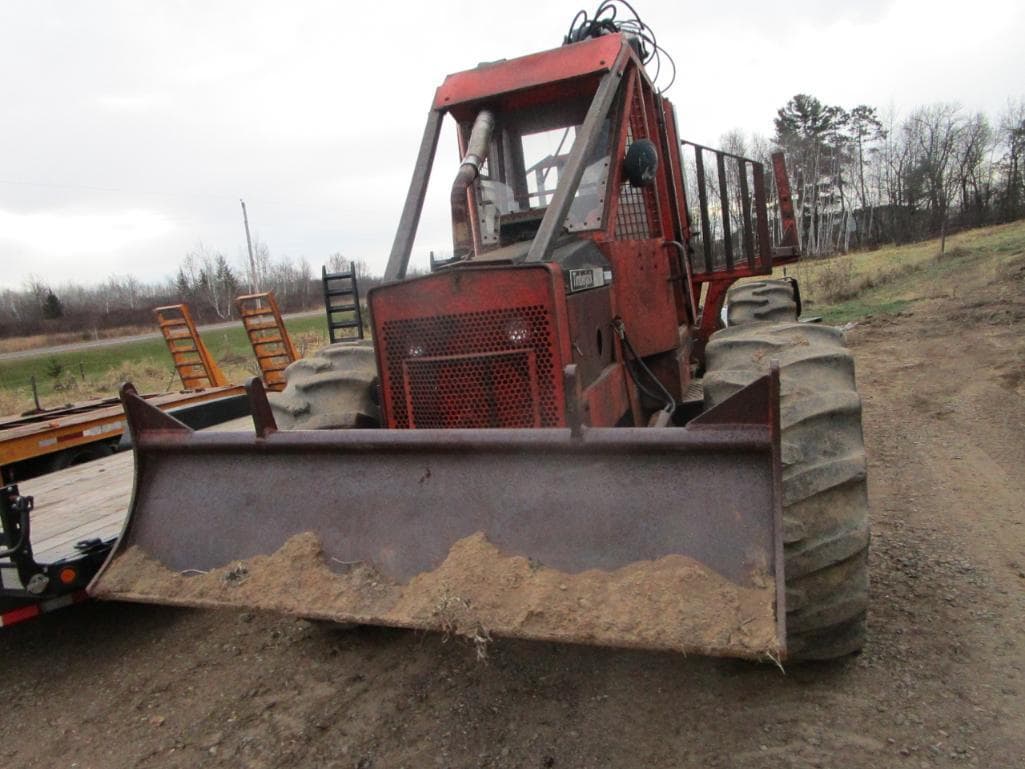 Tractor Zoom - Timberjack 230
