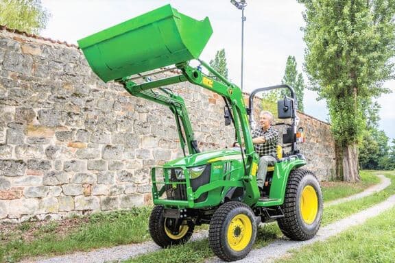 Tractor Zoom - 2020 John Deere 300E
