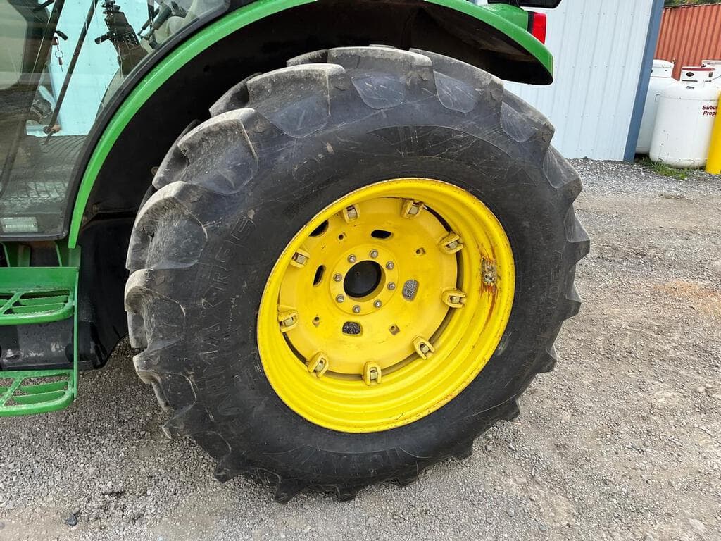 Tractor Zoom - John Deere 5520