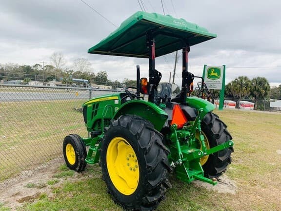 Tractor Zoom - 2021 John Deere 5045E