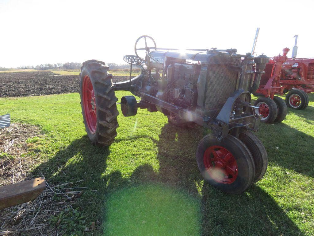 Tractor Zoom - 1930 Farmall Regular
