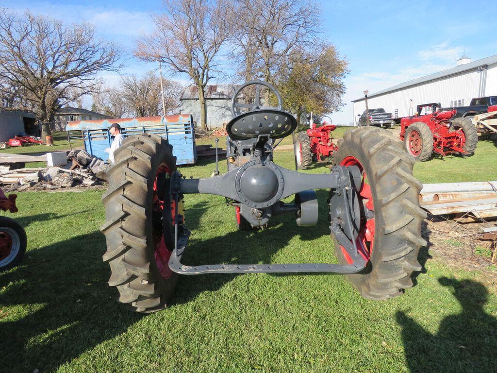Tractor Zoom - 1930 Farmall Regular