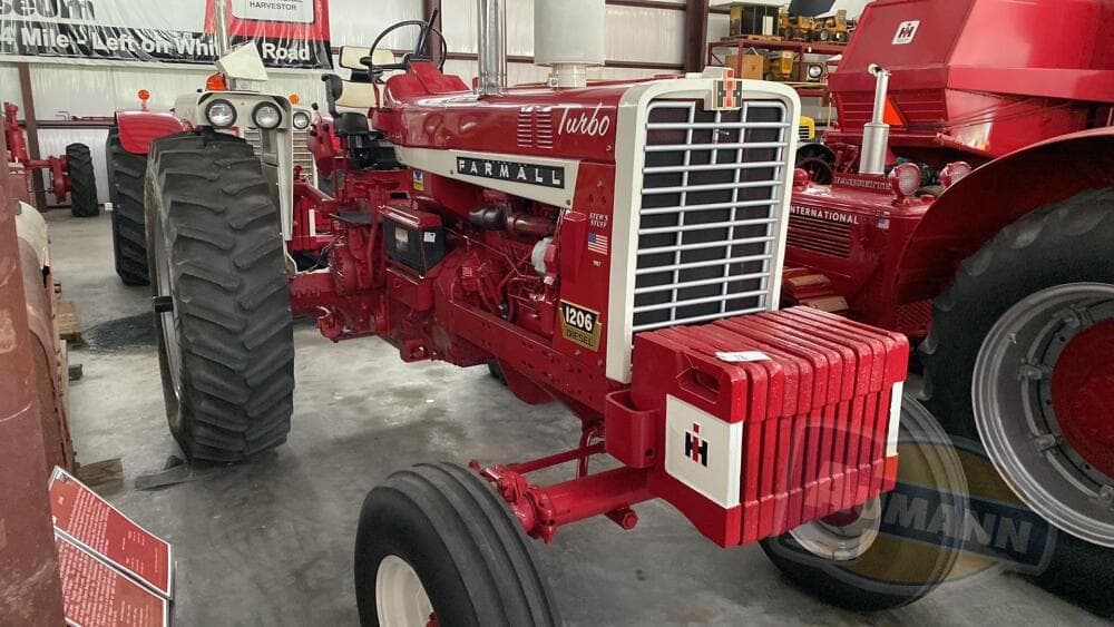 Tractor Zoom - International Harvester 1206