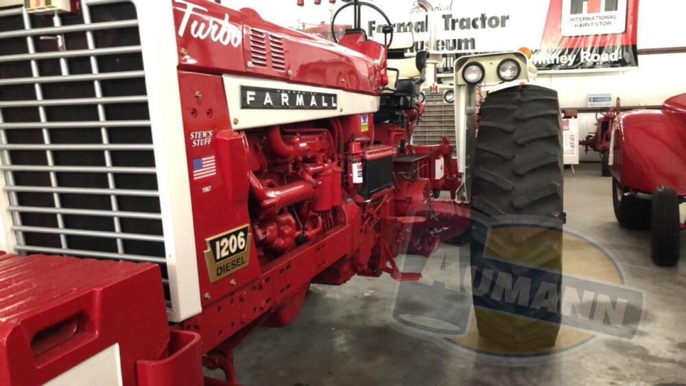 Tractor Zoom - International Harvester 1206